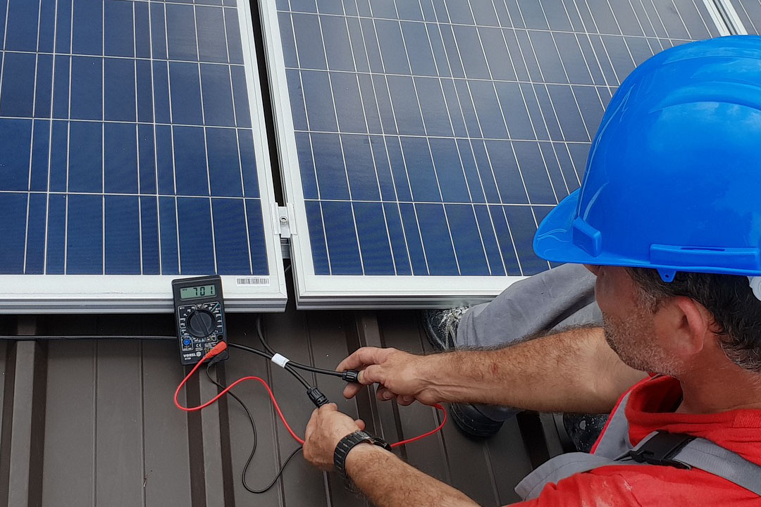 How to Test a Solar Panel: Spotting Common Problems - Cornwall Solar ...
