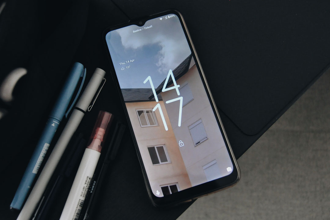 How Many Watts Does a Smartphone Use? - Cornwall Solar Company